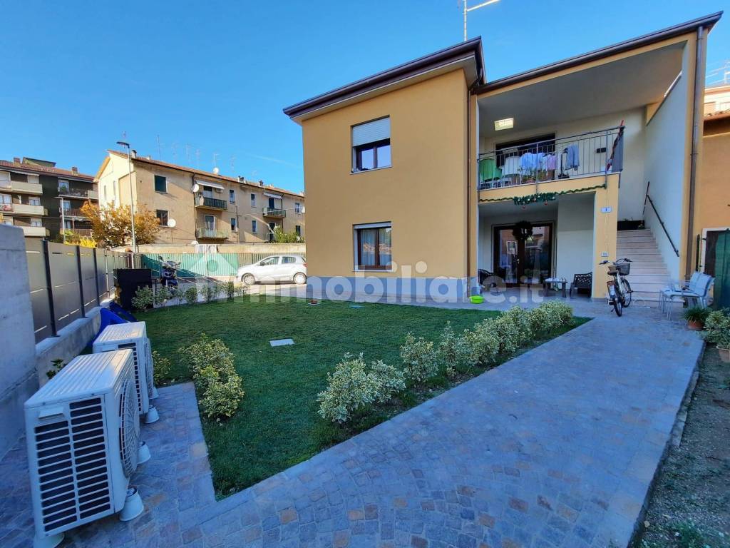 Rent Two-family villa in via Ruberio 1 Verona. New, parking space, with ...