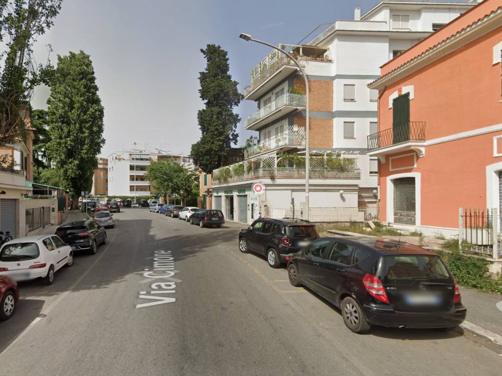 Locale commerciale via Cimone, Roma, Rif. 108923801 - Immobiliare.it
