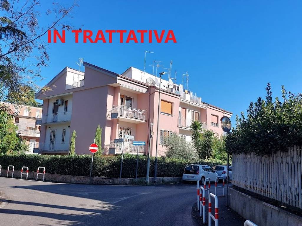 Vendita Appartamento Roma. Trilocale in via di San Tarcisio 100. Ottimo ...