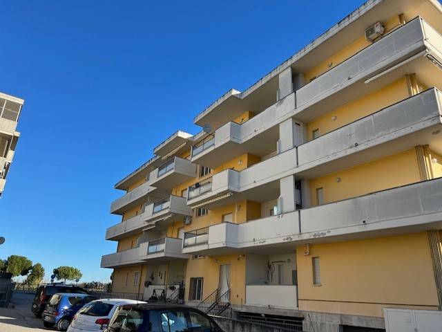 Vendita Appartamento Alba Adriatica. Bilocale in via Francesco Baracca ...