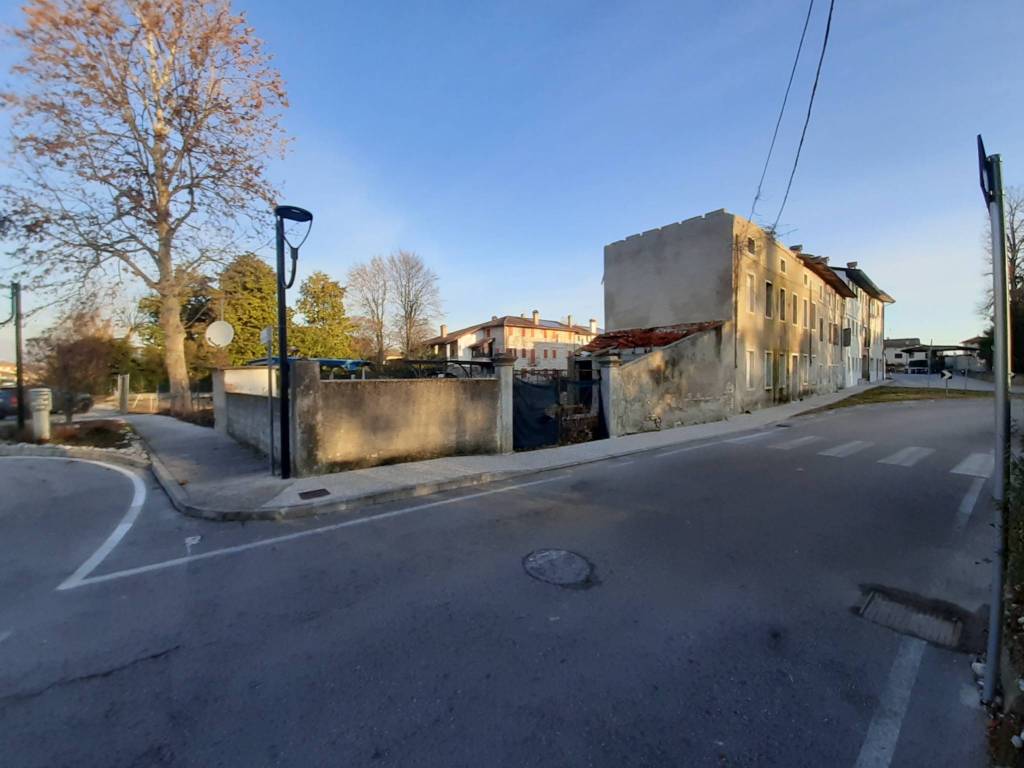 Vendita Terratetto unifamiliare in via Raffaello Sanzio Zoppola. 250 m² ...