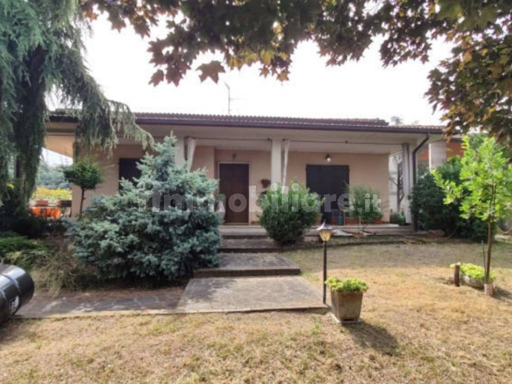 Asta per villa, via Santa Maria Crocifissa di Rosa, Centro Capriano del ...