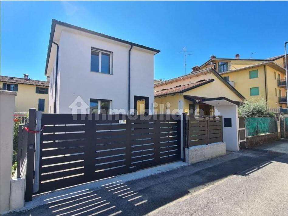 Vendita Villa unifamiliare Caravaggio. Ottimo stato, posto auto, con ...