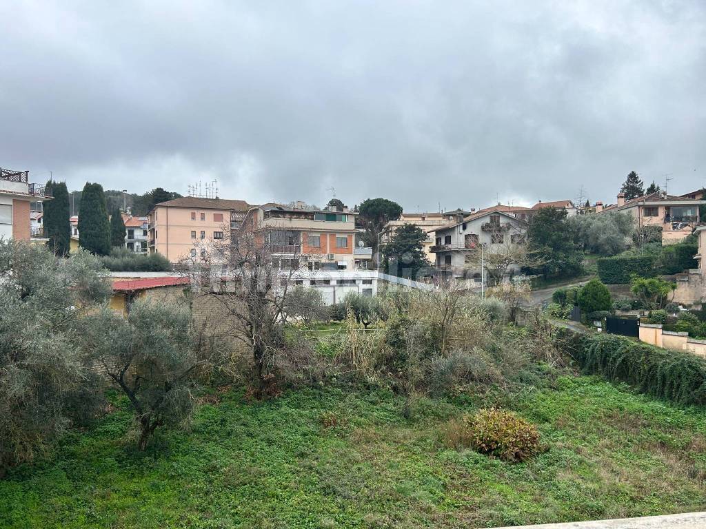 Vendita Appartamento Albano Laziale. Bilocale in via Abetonia 9. Buono ...
