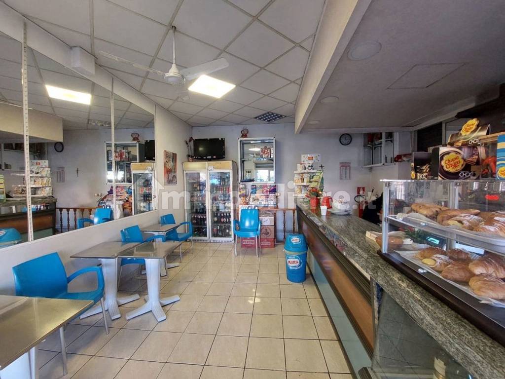 Locale commerciale via Giovanni Maggi, Roma, Rif. 109014249 ...