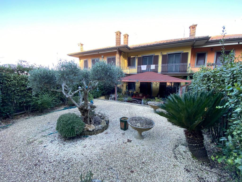 Vendita Villa a schiera in via Formello Monte Porzio Catone. Ottimo ...