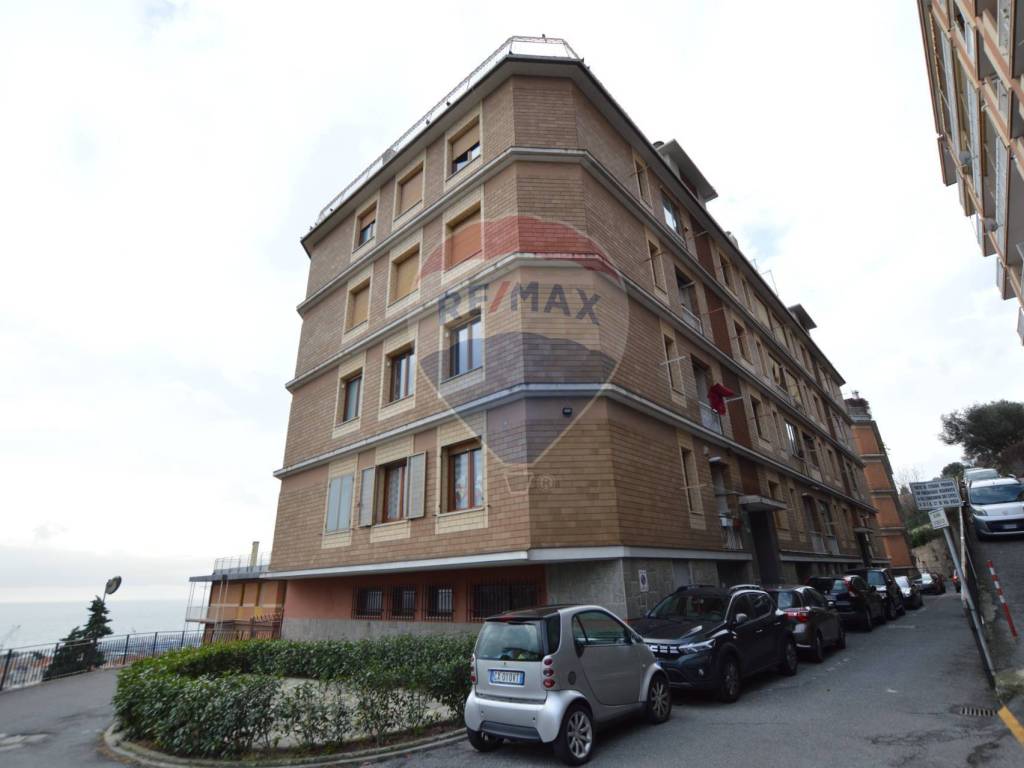 Vendita Appartamento in via Visca 27. Savona. Ottimo stato, primo piano ...