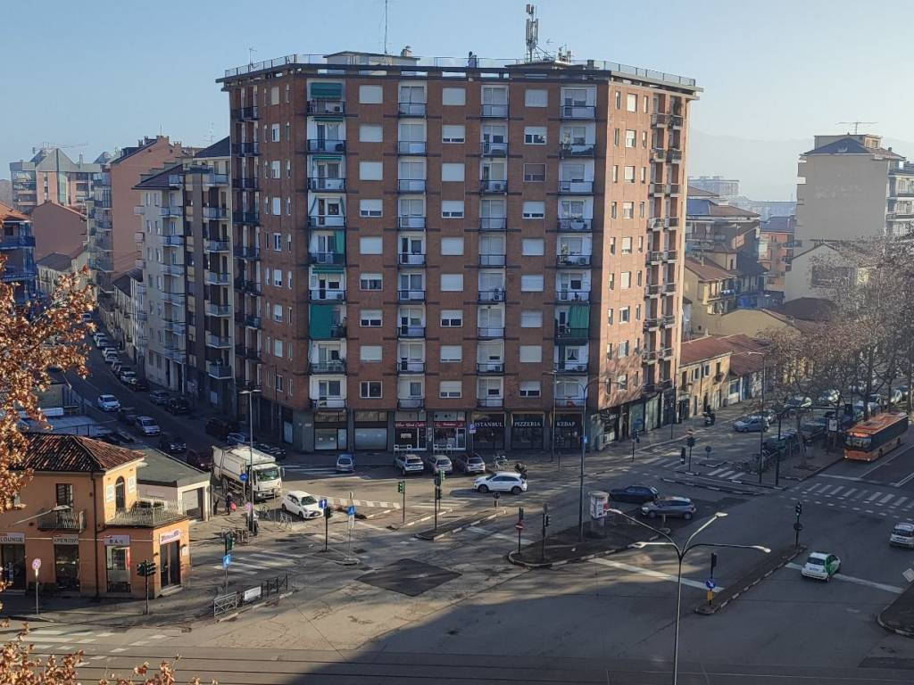 Vendita Appartamento Torino. Bilocale in corso Novara 36. Sesto piano ...
