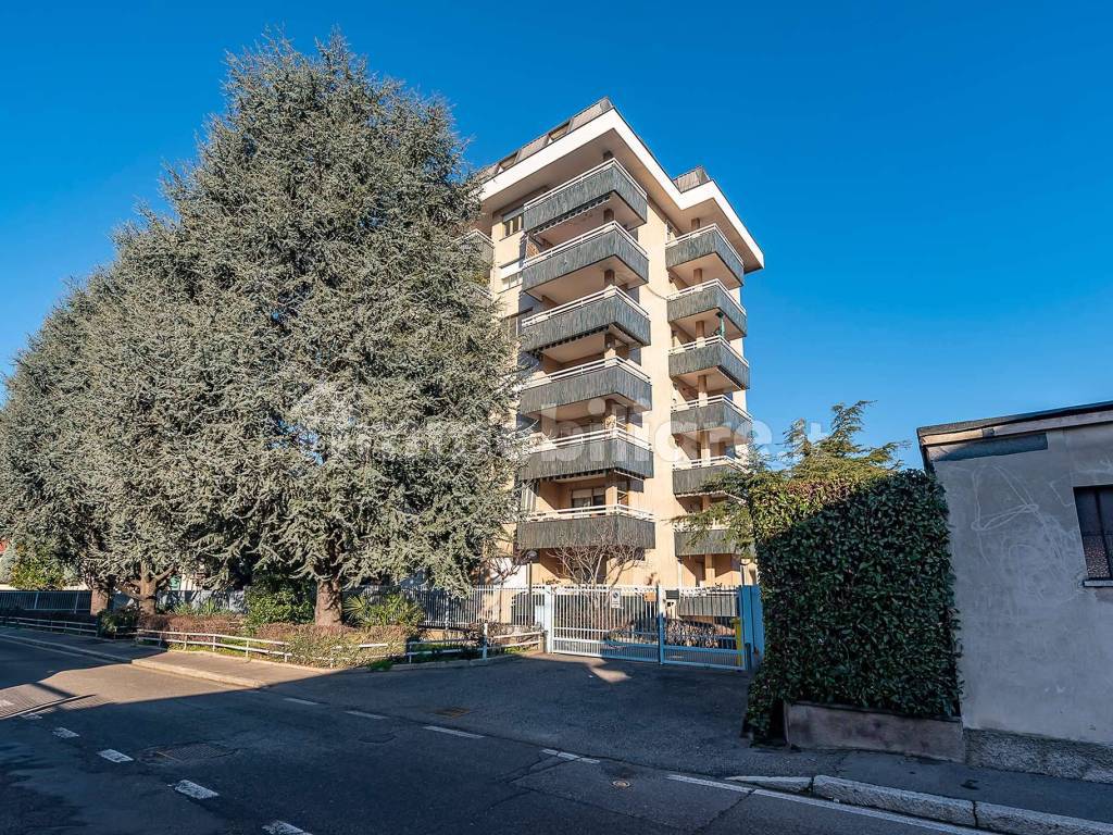 Vendita Appartamento Saronno. Trilocale in via Francesco Baracca 26 ...