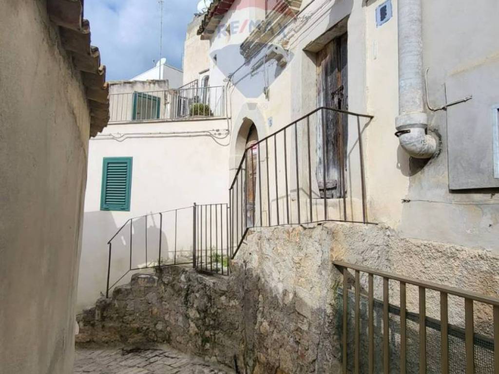 Sale Single-family detached house in via Goito 5-7 Scicli. To be ...