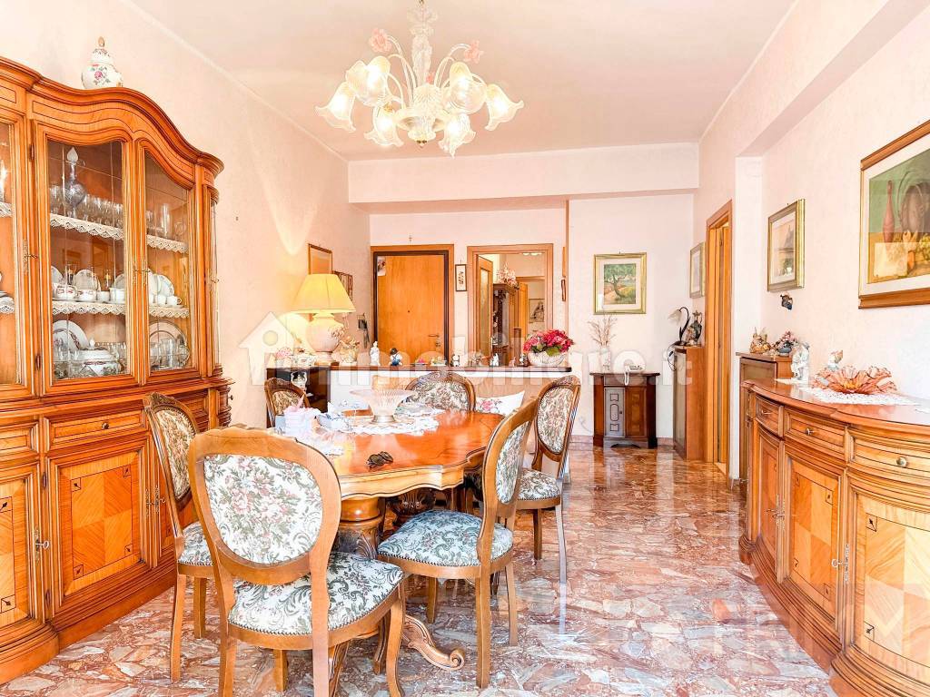 Vendita Appartamento Pomezia. Quadrilocale in via Roma 165. Buono stato ...