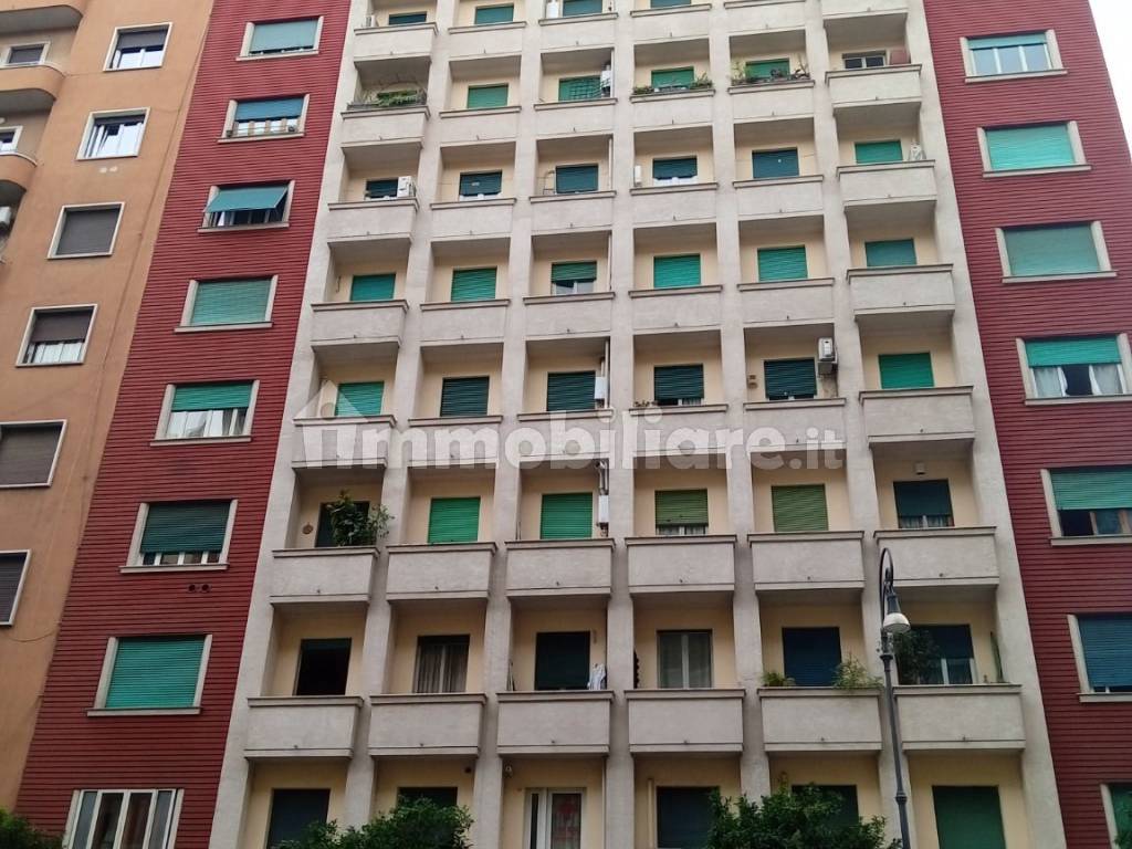 Locale commerciale via Catania, Roma, Rif. 109206487 - Immobiliare.it