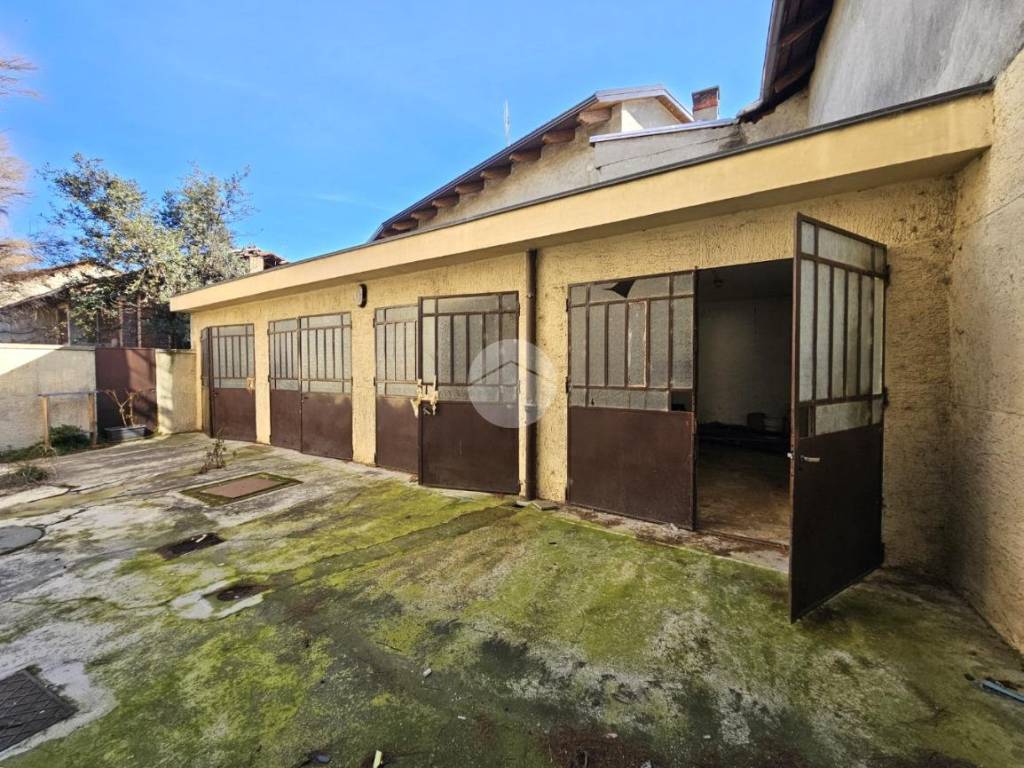 Palazzo - Edificio via XX Settembre 45, Rondissone, Rif. 109210497 ...