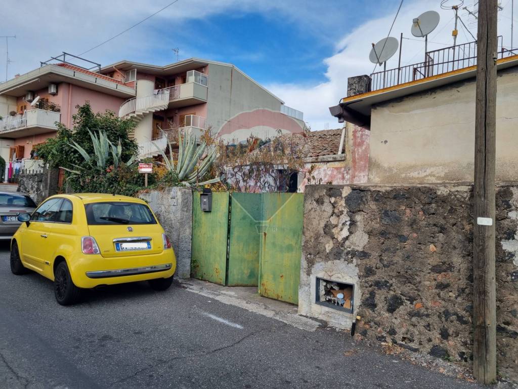 Vendita Terratetto unifamiliare in via taro 10 Acireale. Da ...