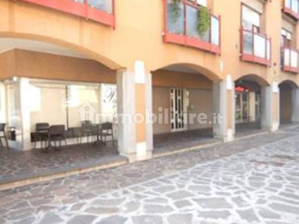 Asta per appartamento, via SAN ROCCO 1 Vanzaghello, rif. 109248881 ...