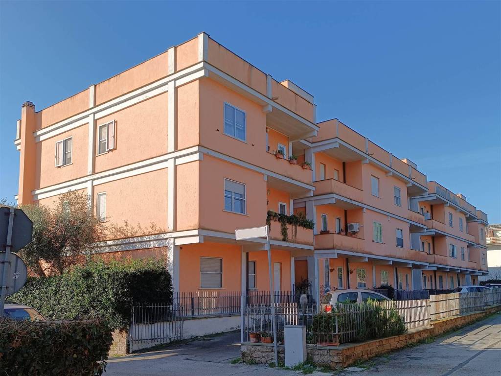 Vendita Appartamento in Capalbio Scalo. Capalbio. Buono stato, posto ...