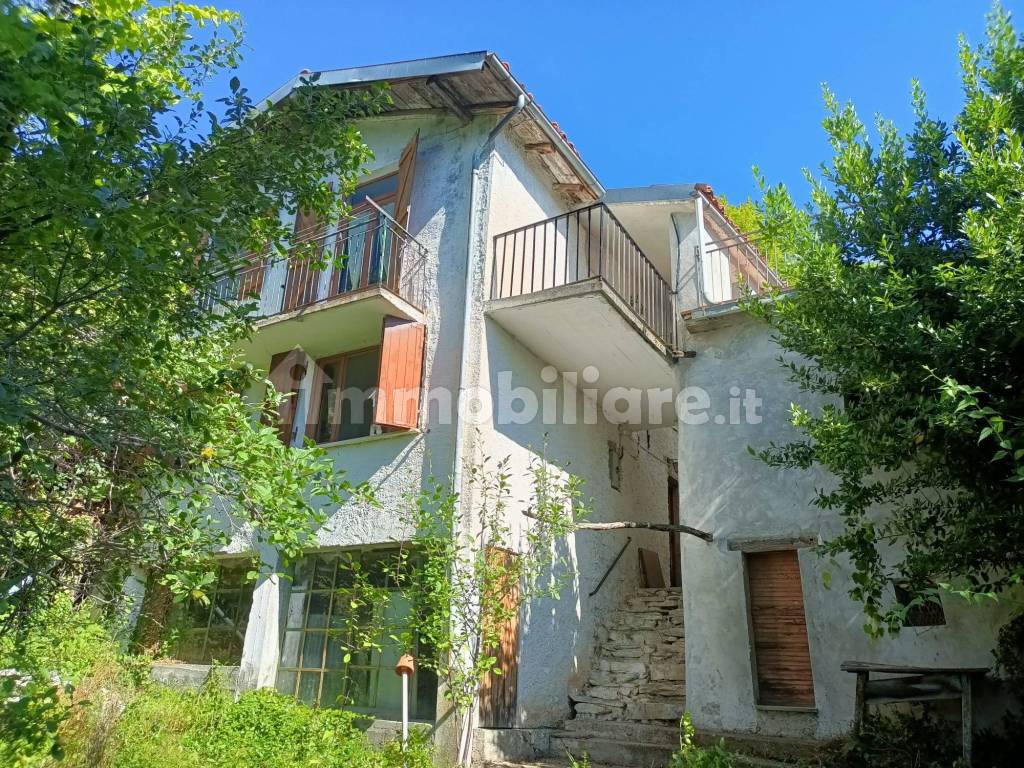 Vendita Rustico in regione Ravotti Garessio. Buono stato, 90 m², rif ...