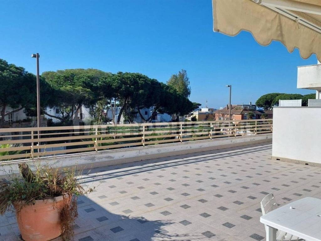 Vendita Attico in via Aurelia 605 Santa Marinella. Ottimo stato, con ...