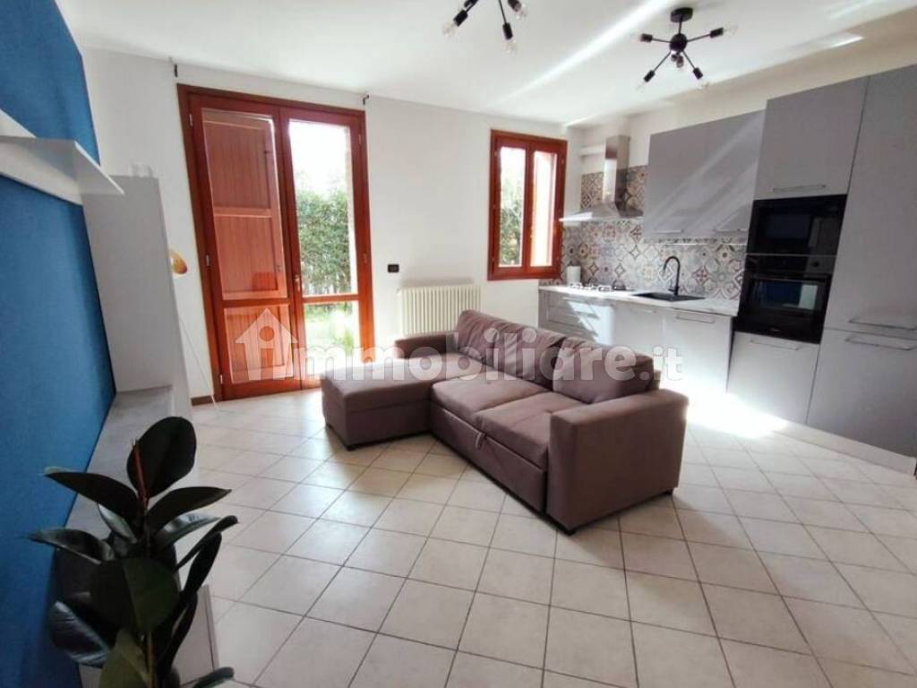 Vendita Appartamento Cento. Bilocale in via del Curato 11. Ottimo stato ...