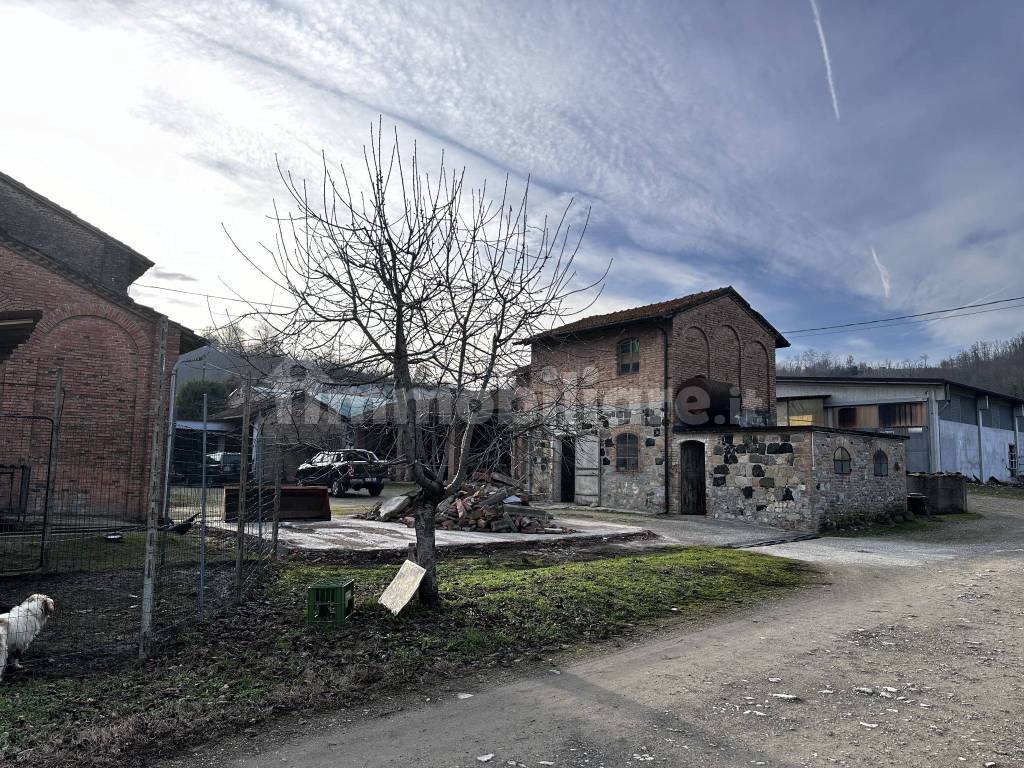 Vendita Cascina in Case Sparse Marone Castell'Arquato. Da ristrutturare ...