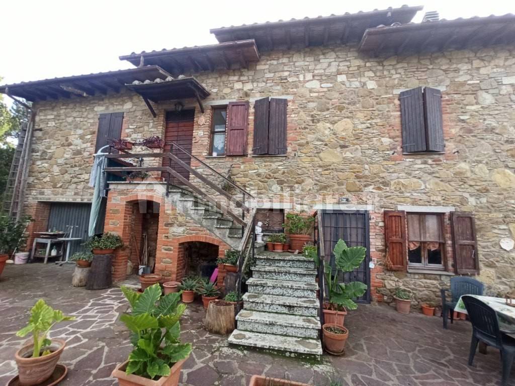 Vendita Appartamento in Località Caselle. Paciano. Buono stato, posto ...