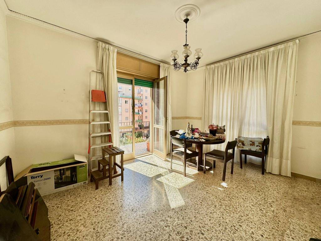 Vendita Appartamento Napoli. Quadrilocale in via Diomede Carafa 58. Da ...