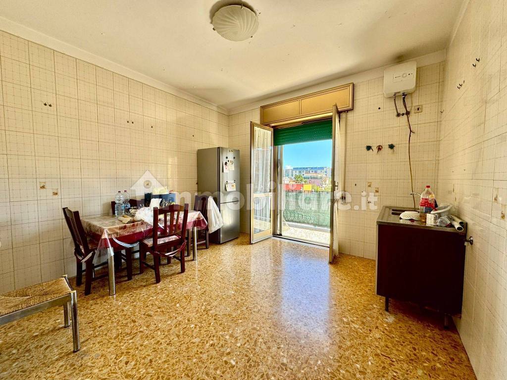 Vendita Appartamento Napoli. Quadrilocale in via Diomede Carafa 58. Da ...