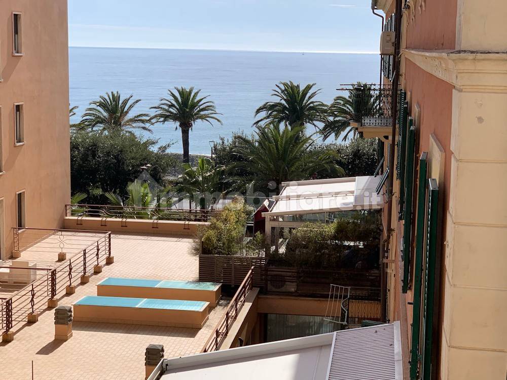 Sale Apartment Finale Ligure. 4-room flat in via Cristoforo Colombo 47 ...