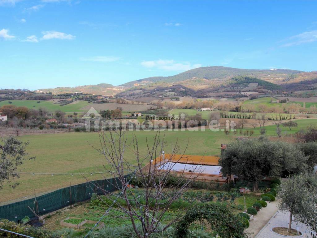 Vendita Appartamento in via Loretana. Camerano. Ottimo stato, piano ...