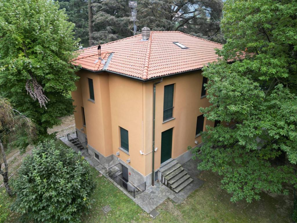 Vendita Villa unifamiliare in via Arcellazzi 23 Canzo. Buono stato ...