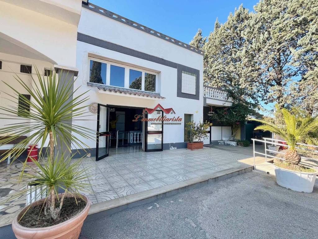 Capannone Strada Loseto-Canneto, Bari, Rif. 109608631 - Immobiliare.it