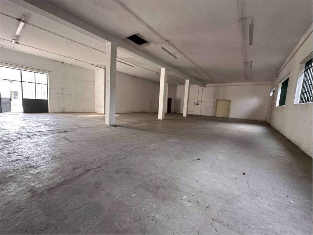Capannone via Lazzaretto, 6, Meda, Rif. 109614709 - Immobiliare.it