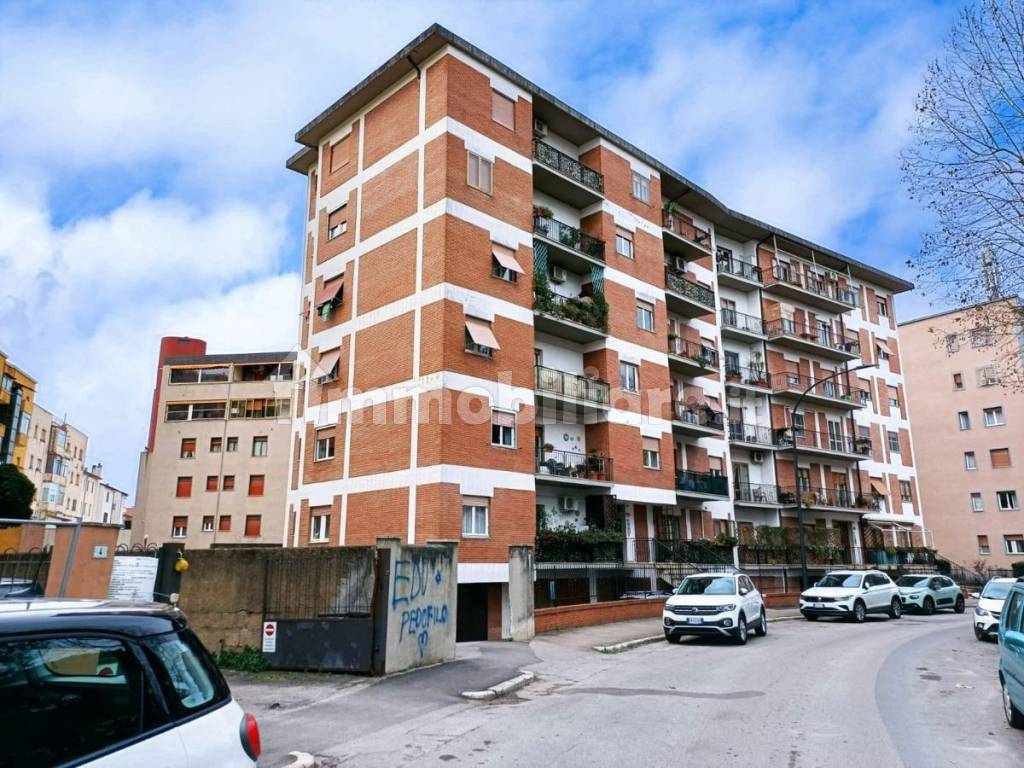 Vendita Appartamento Grosseto. Quadrilocale in via Amadello , 10. Buono ...