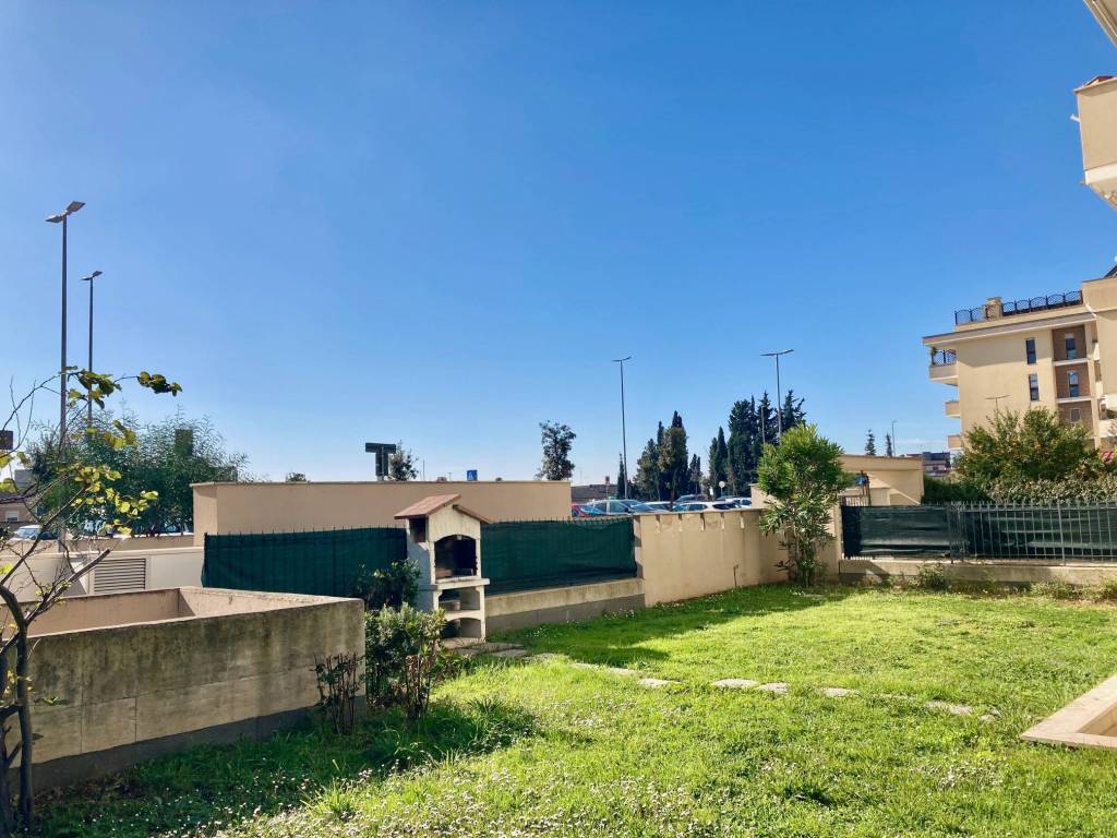 Vendita Appartamento Roma. Quadrilocale in via del Podere Fiume 54 ...