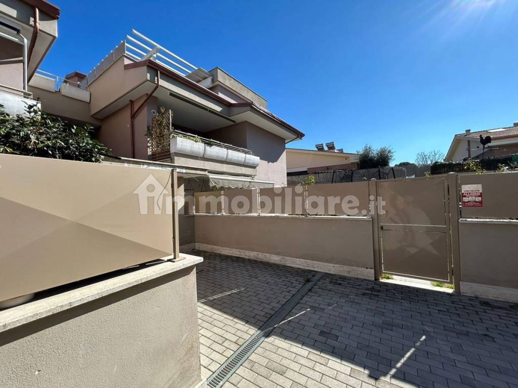 Vendita Appartamento Marino. Trilocale in Quarto sant Antonio terza traversa, 36. Ottimo stato ...