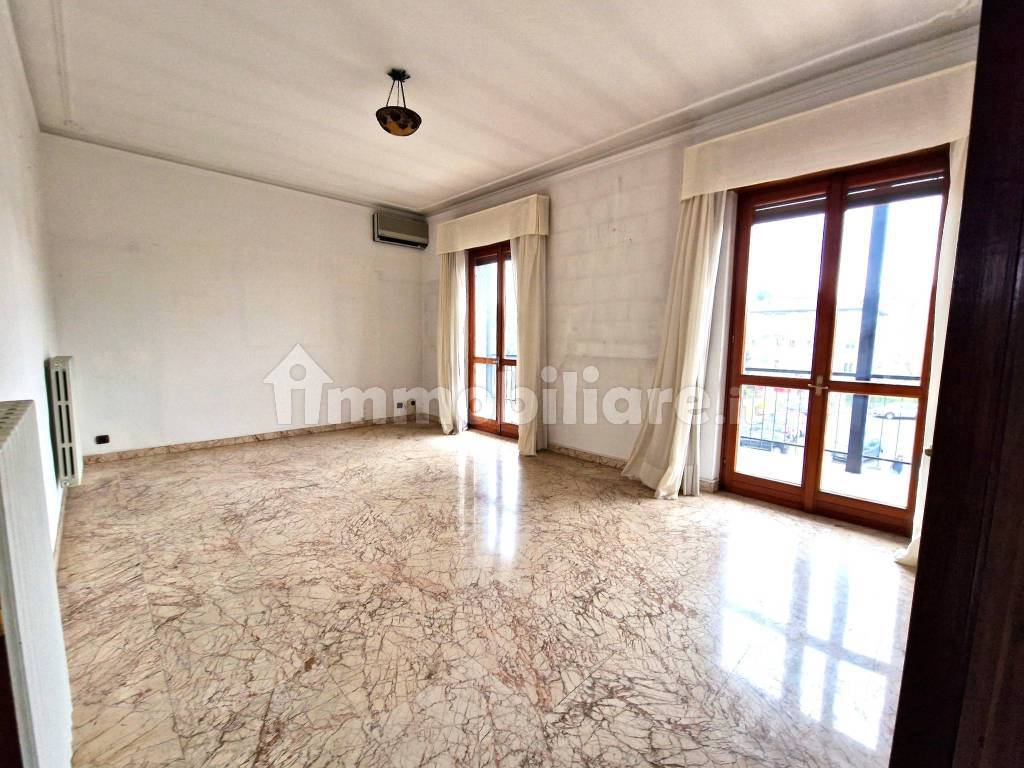 Vendita Appartamento Pavia. Trilocale in via Maria Cozzi. Buono stato ...