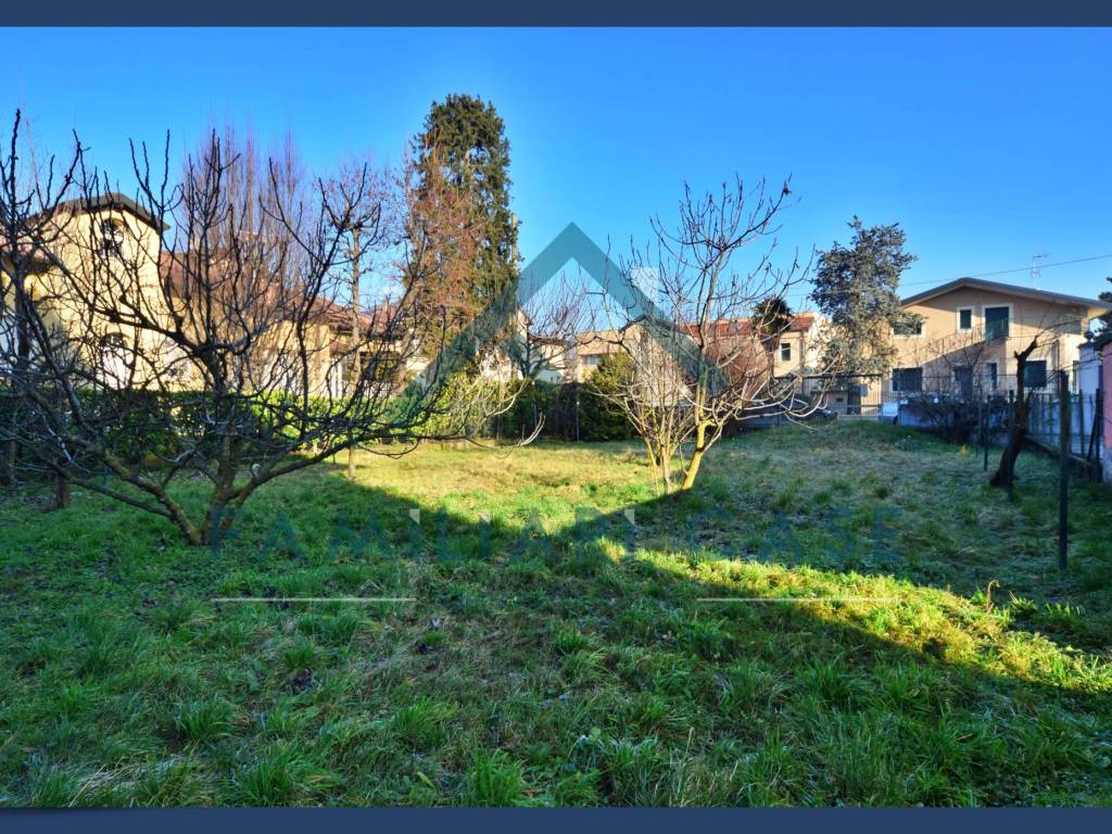 Terreno edificabile via Carlo Cattaneo, Gallarate, rif. 109671485 ...
