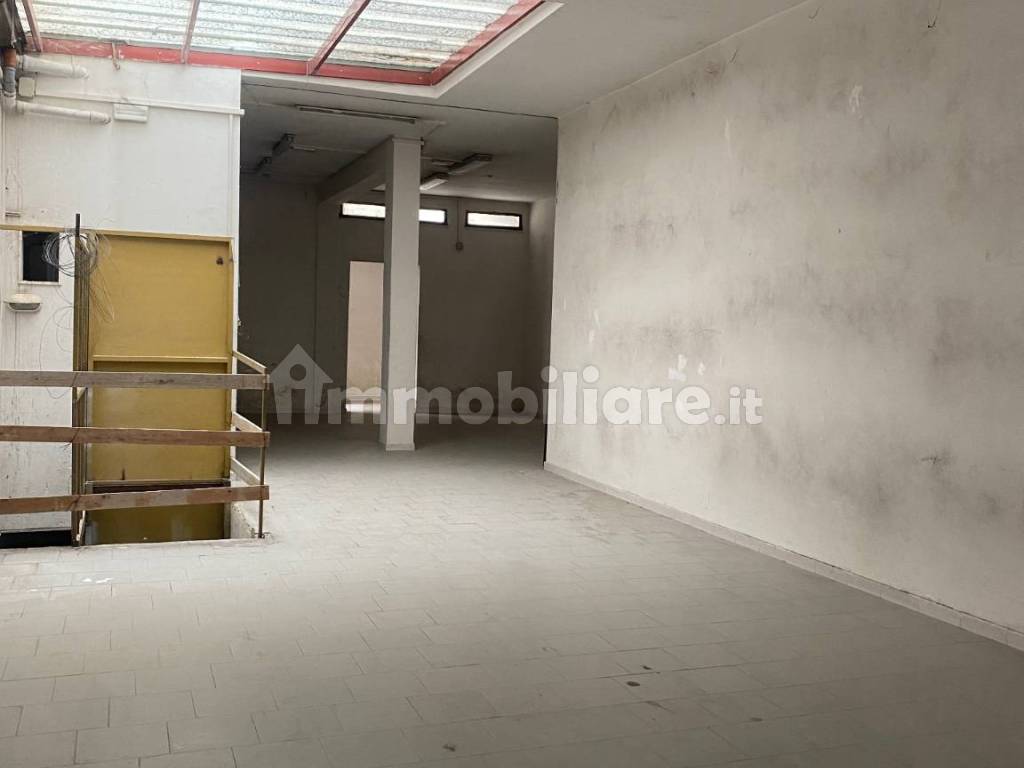Magazzino - Deposito via Monte Grappa 47, Andria, Rif. 109356945 - Immobiliare.it