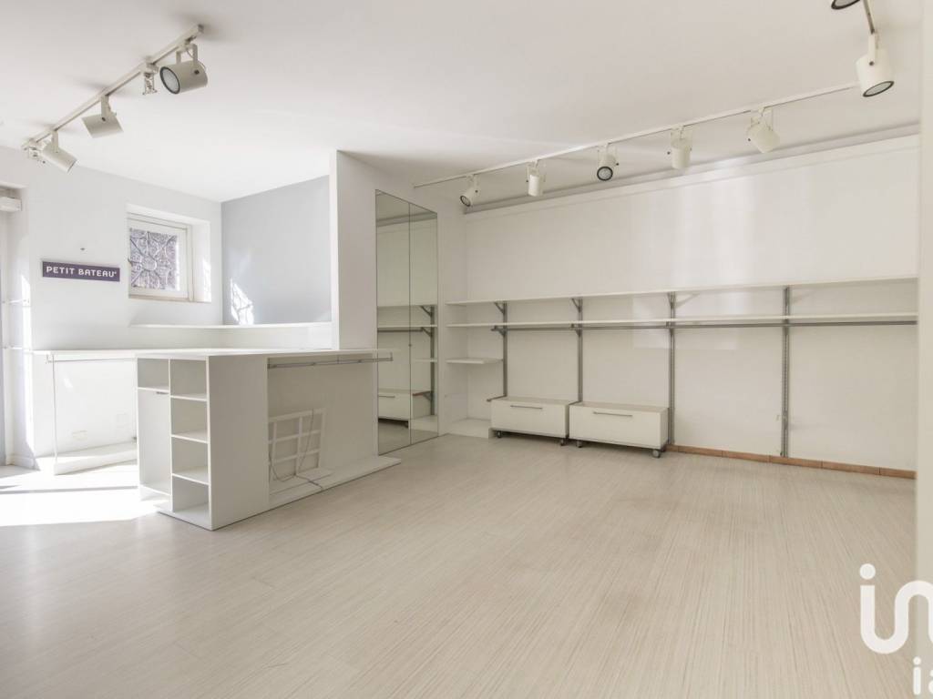 Locale commerciale via FonteMagna, Osimo, Rif. 109687123 - Immobiliare.it