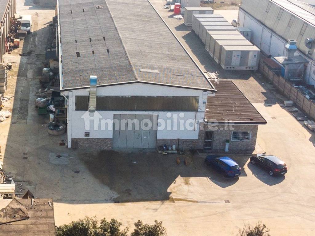 Capannone via Genova 13, Villa Cortese, Rif. 109706873 - Immobiliare.it