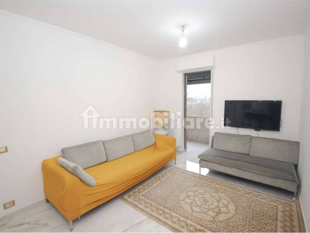 Vendita Appartamento Modena. Trilocale in via Camaiore. Ottimo stato ...