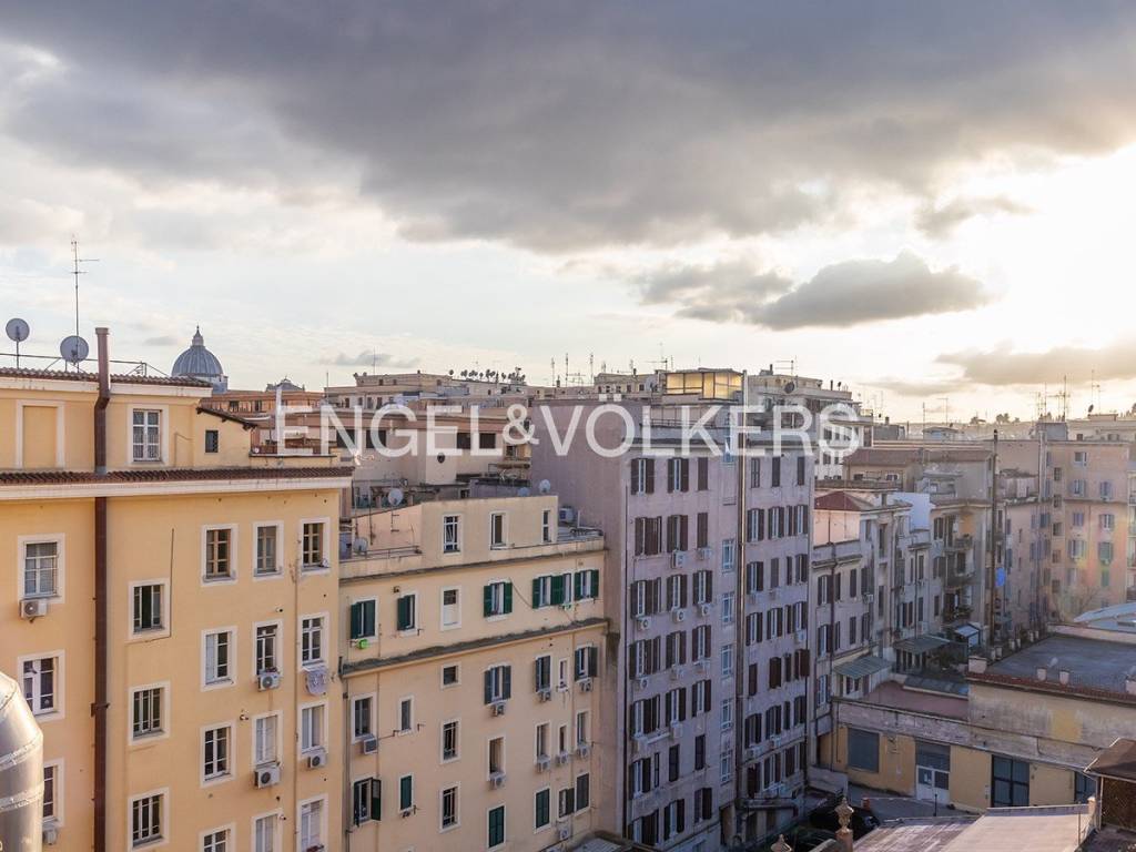 Affitto Attico in via Simone De Saint Bon Roma. Ottimo stato, con ...