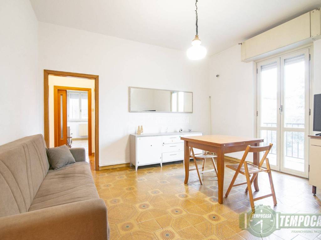 Sale Apartment Monza. 2-room flat in via Pitagora 21. To be refurbished ...