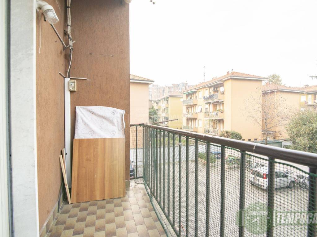 Sale Apartment Monza. 2-room flat in via Pitagora 21. To be refurbished ...