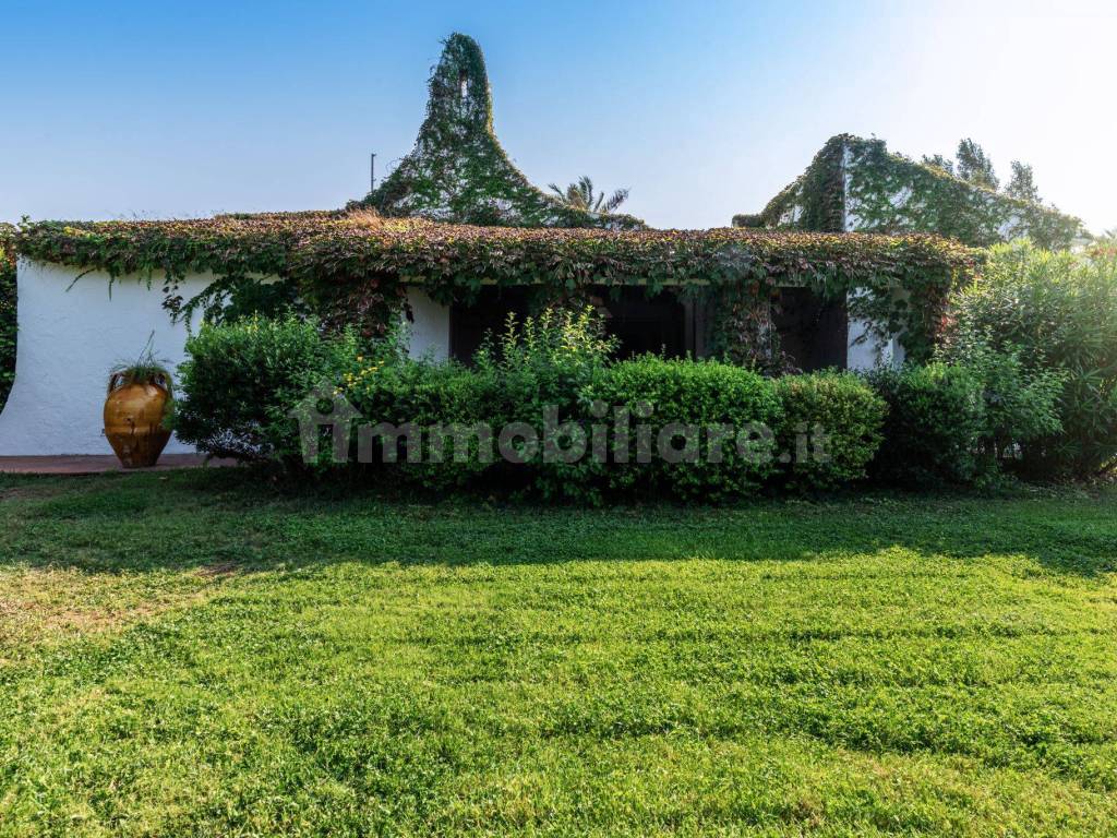 Affitto Villa unifamiliare in via Fabiola Ostuni. Ottimo stato, posto ...