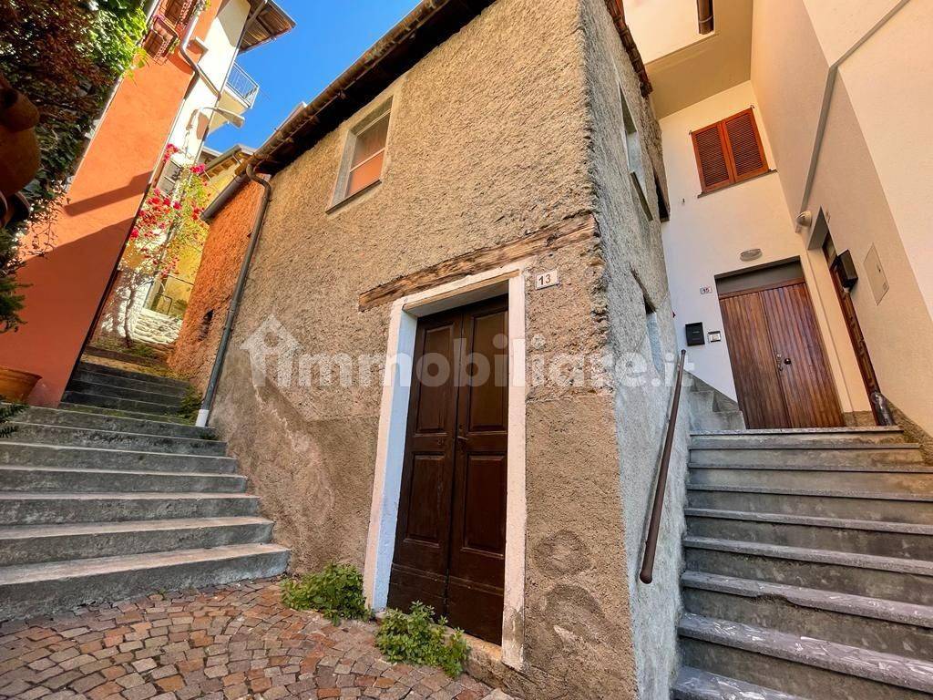 Vendita Appartamento in Strada Roma 8. Valvarrone. Da ristrutturare ...