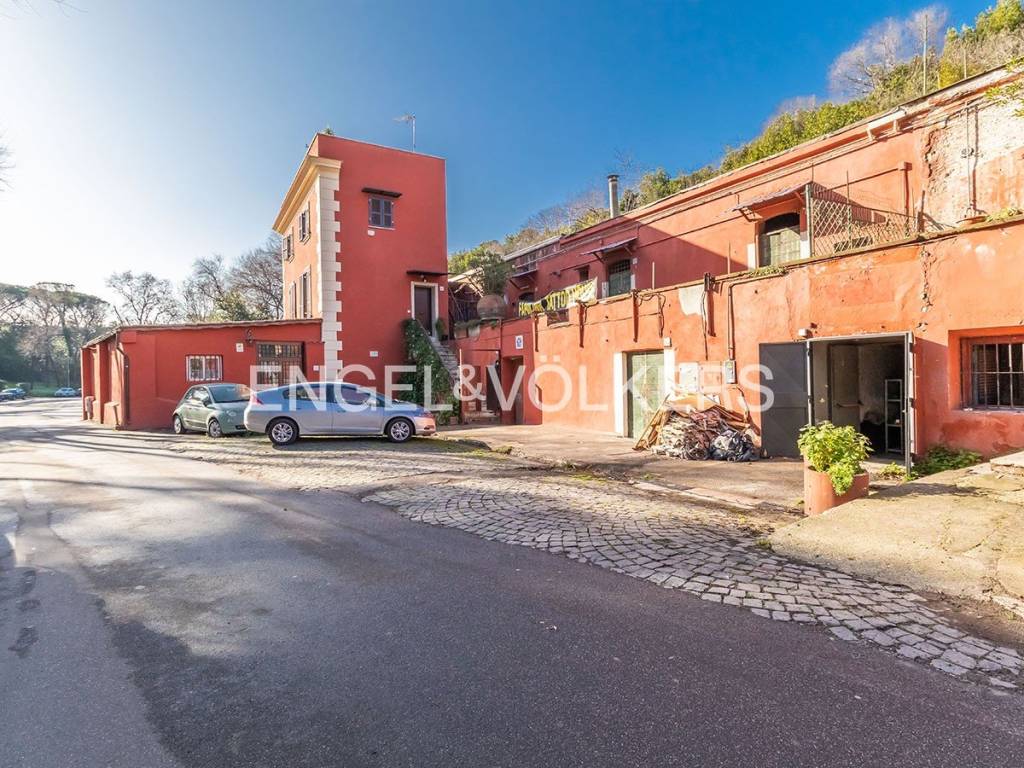 Locale commerciale via di Monte Testaccio, Roma, Rif. 109822241 ...