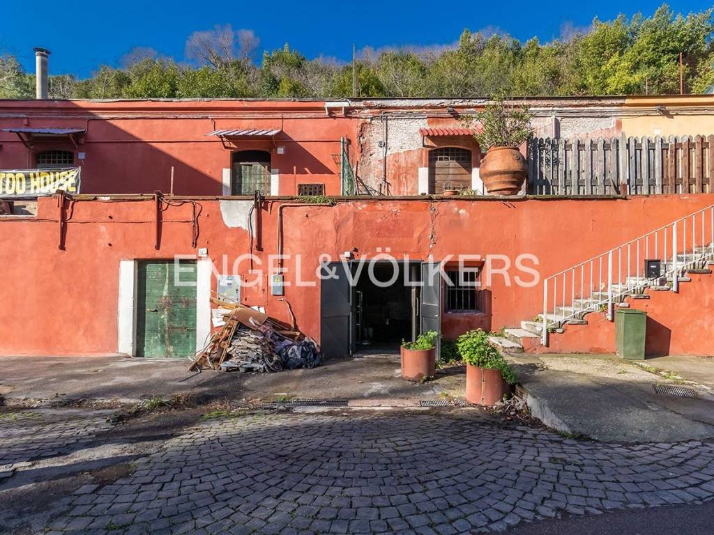 Locale commerciale via di Monte Testaccio, Roma, Rif. 109822241 ...