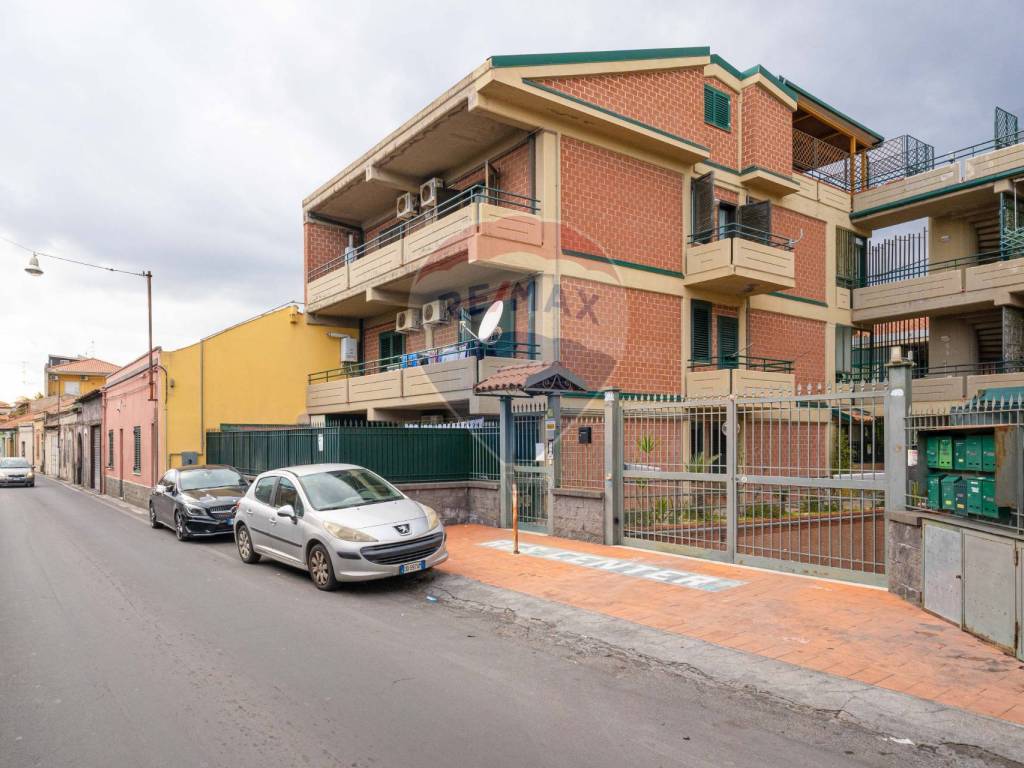 Vendita Appartamento San Pietro Clarenza. Trilocale, Buono stato ...