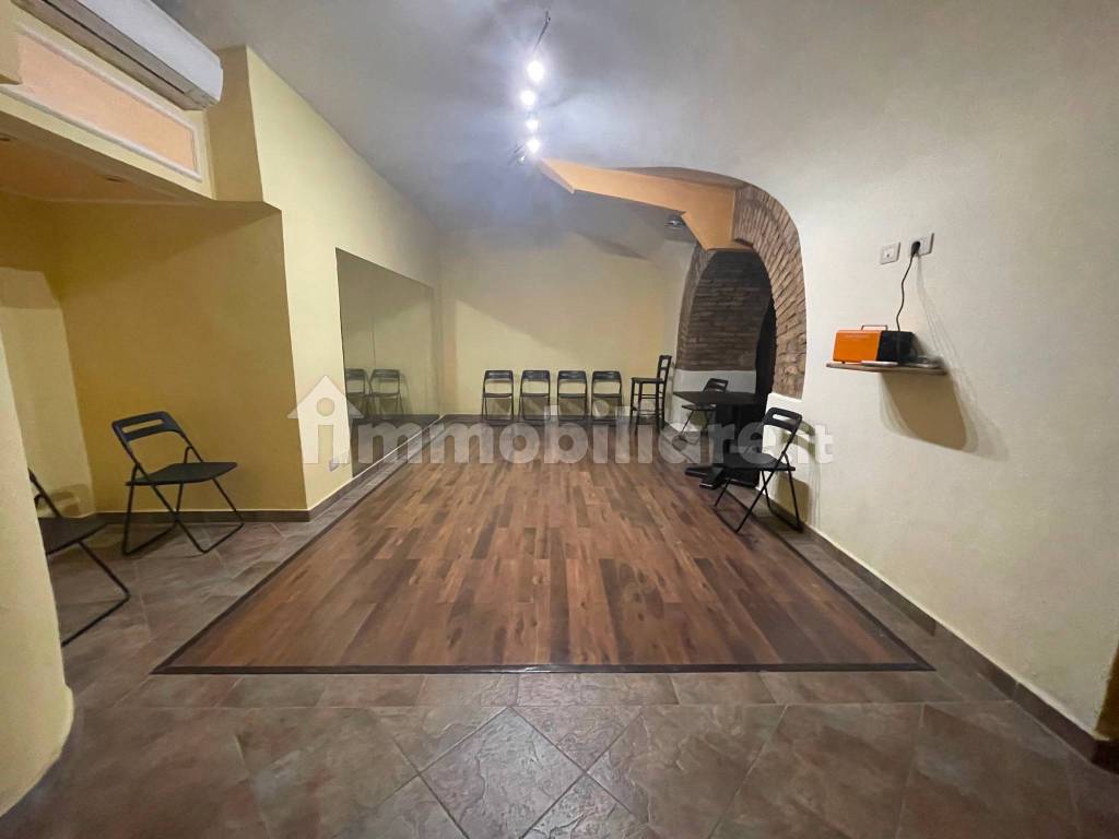 Magazzino - Deposito via Taranto 95, Roma, Rif. 109886365 - Immobiliare.it